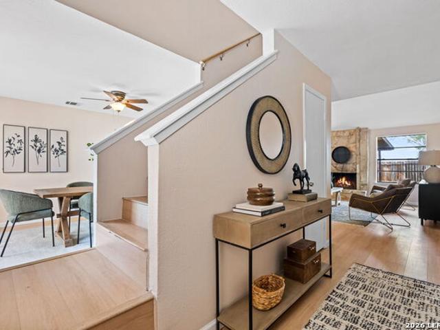 9203 Ridge Grove