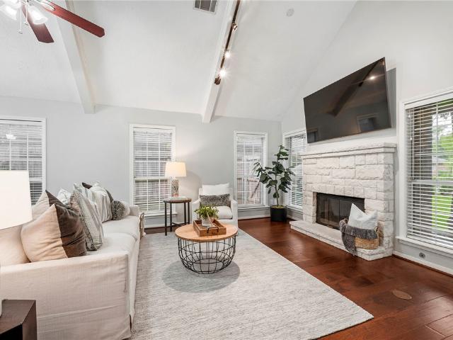 9203 Shadowcrest Drive