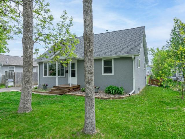 920 11th Avenue NE