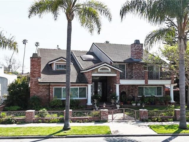 920 11th St, Huntington Beach, CA 92648