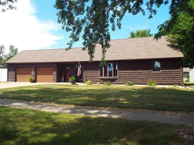 920 1st St NE, Sibley, IA 51249