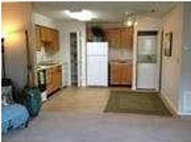 $920 / 2br Upgraded 2x1 with Washer/Dryer Included! Available Saturday!