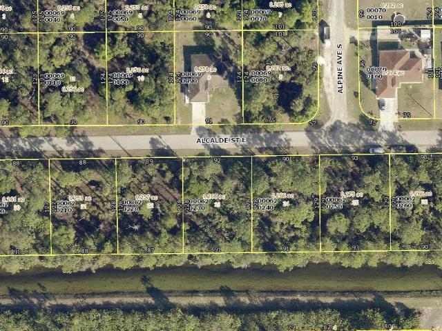 920 Alcalde St E, Lehigh Acres, FL 33974 | MLS #R10863