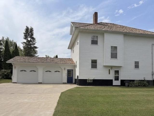 920 Allen St, Athens, WI 54411