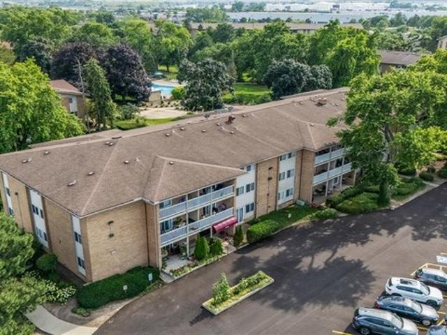 920 Beau Dr Unit 112, Des Plaines, IL 60016