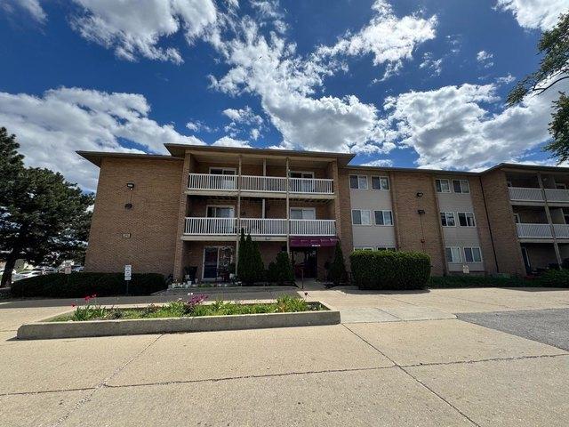 920 Beau Dr, Des Plaines, IL 60016