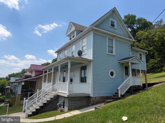 920 Bedford Street
