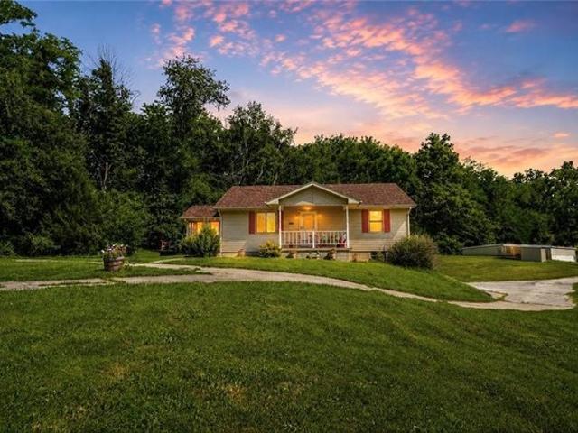 920 Gilead Rupe Rd, Lexington, MO 64067