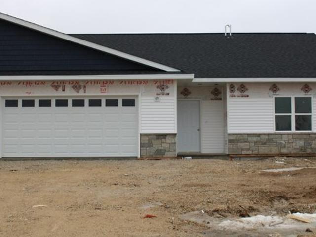 920 Drumlin Dr Unit 2, Kewaskum, WI 53040