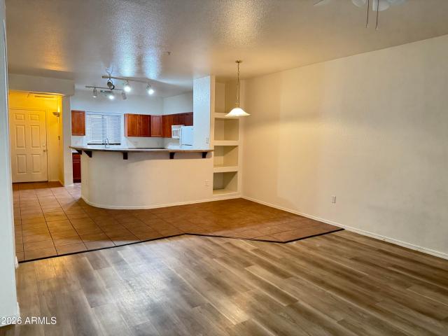 920 e devonshire avenue # 2012