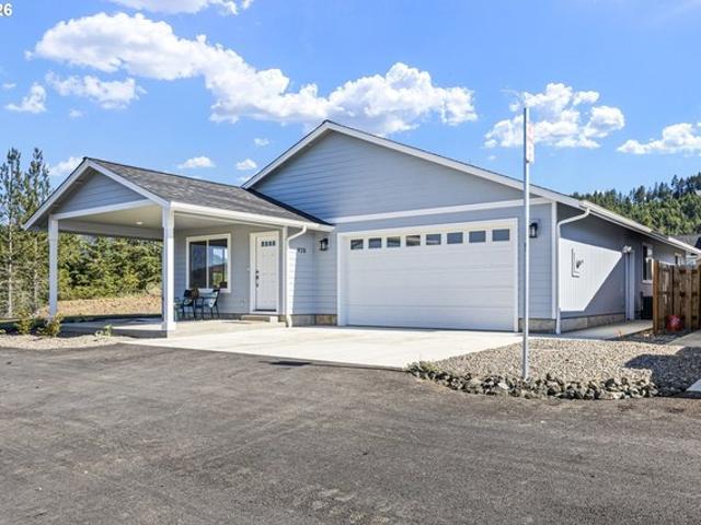 920 Fir Grove Ln, Sutherlin, OR 97479