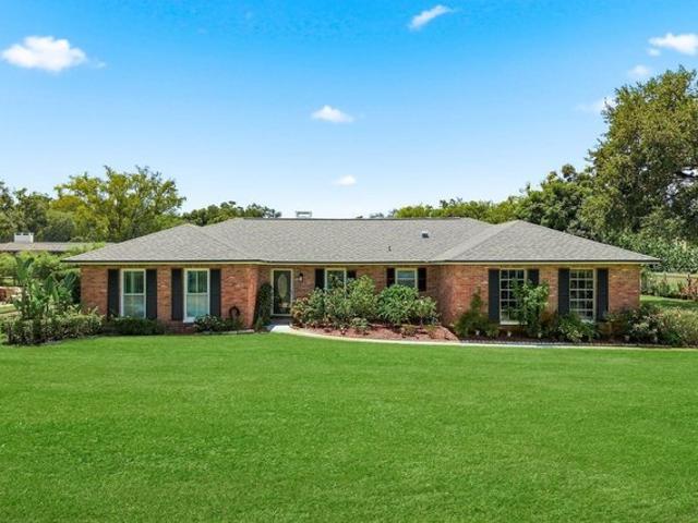 920 Lake Forest Rd, Clearwater, FL 33765