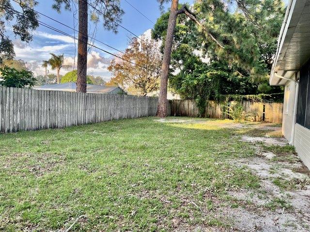 920 Lakewood Dr, Dunedin, FL 34698
