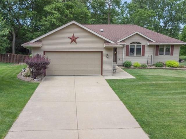 920 N Mesa Dr, Freeport, IL 61032