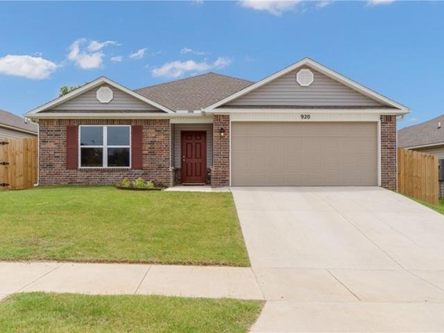 920 S Brambling Ln, Fayetteville, AR 72701