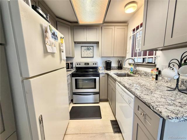 920 S Dawson Way # 8