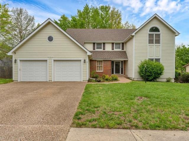 920 SE 43rd St, Topeka, KS 66609