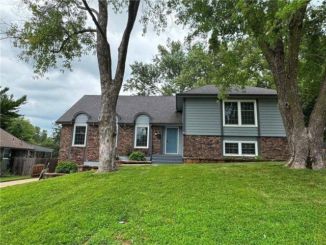 920 SW 17th St, Blue Springs, MO 64015