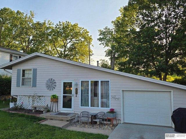 920 Pleasant Dr, Plattsmouth, NE 68048