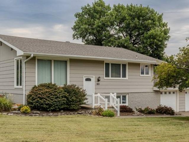 920 W 5th St, Beloit, KS 67420