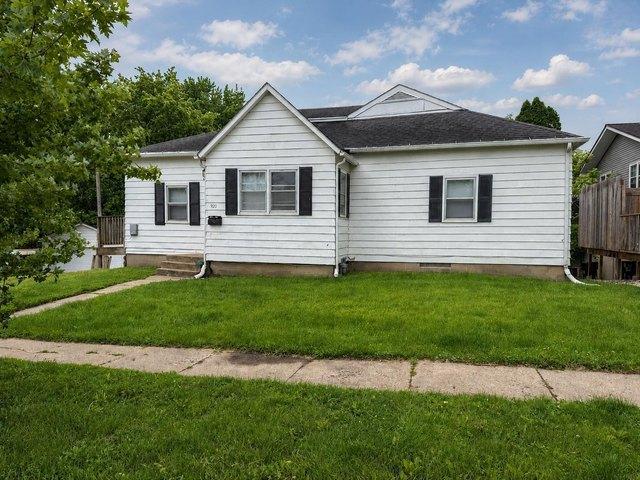 920 W 2nd St, Cedar Falls, IA 50613