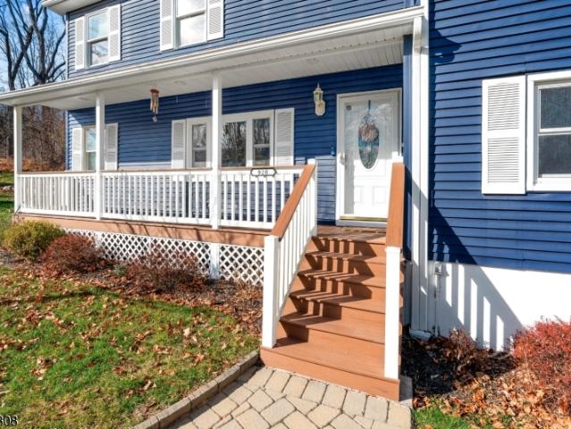 920 W Walnut Dr