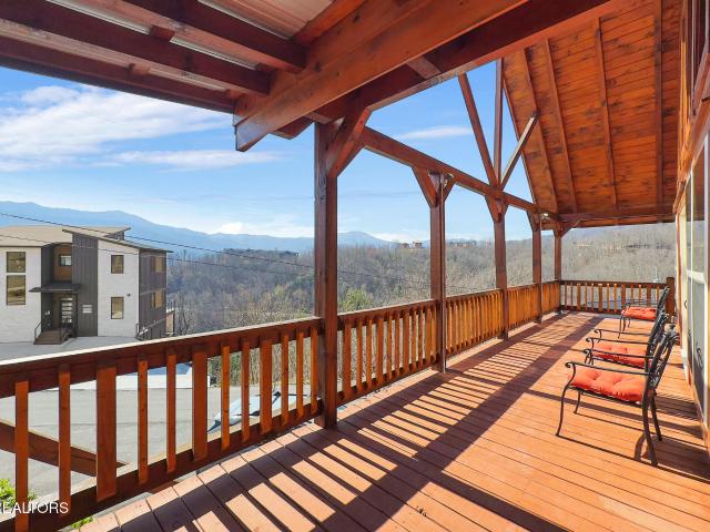 920 W Cedar Lane