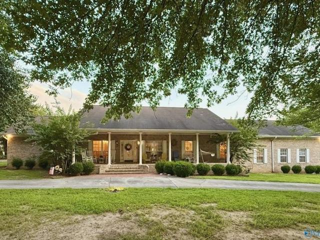 920 Wolf Creek Rd, Albertville, AL 35951