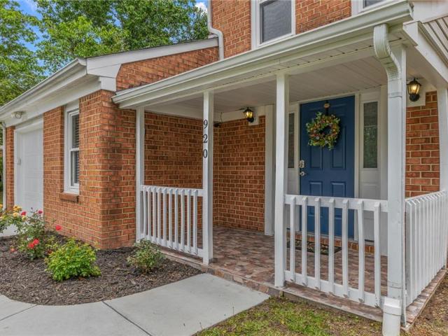 920 Woodmark CT