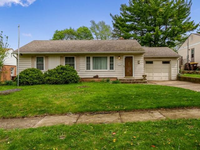 920 Woodland Dr, Rockford, IL 61108