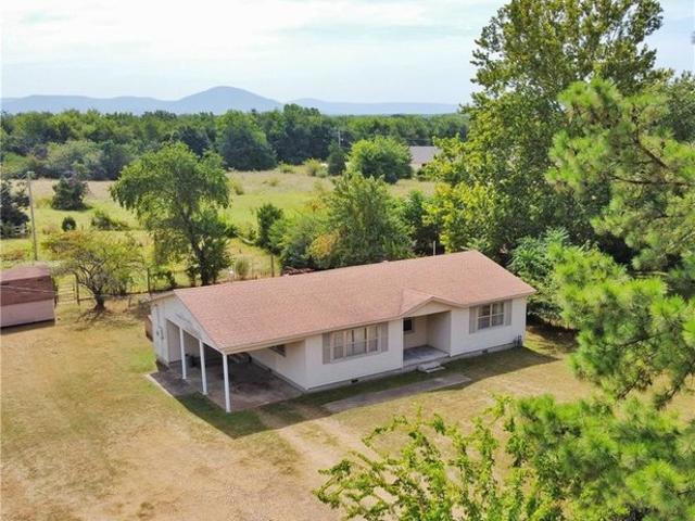 920 Tarby Rd, Poteau, OK 74953