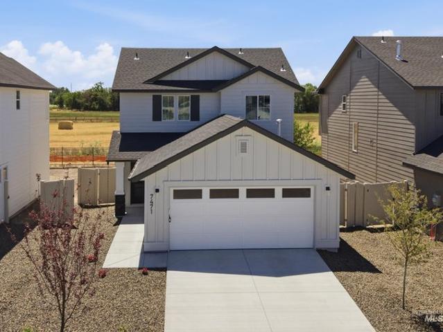 920 Thunderbolt St, Mountain Home, ID 83647