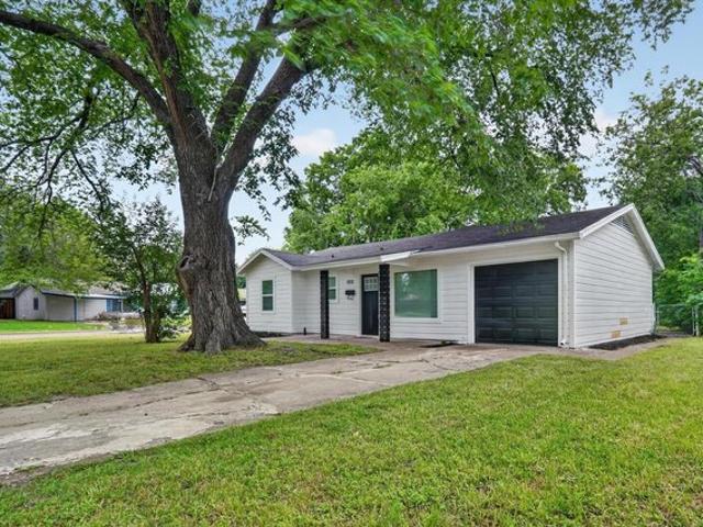 920 Tierra Dr, Mesquite, TX 75149