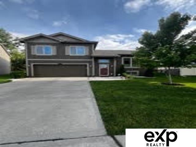 9215 Summit Dr, Omaha, NE 68122