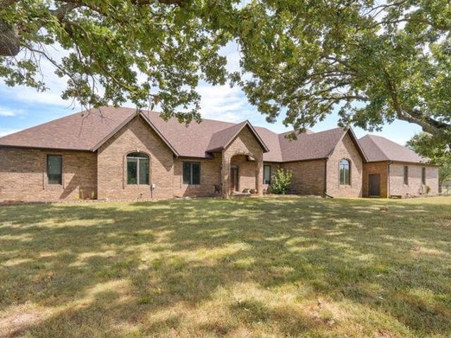 9215 W Farm Road 94, Willard, MO 65781
