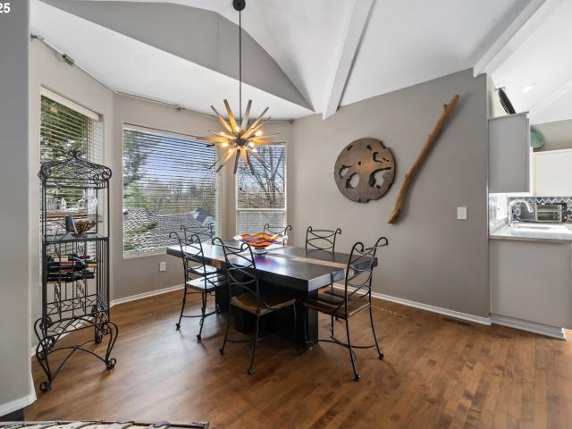 9216 NW Bartholomew Dr, Portland, OR 97229 | MLS #762205