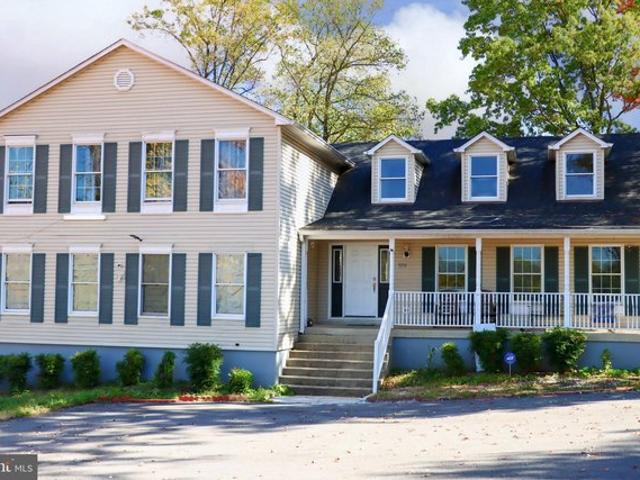 9216 Crandall Rd, Lanham, MD 20706