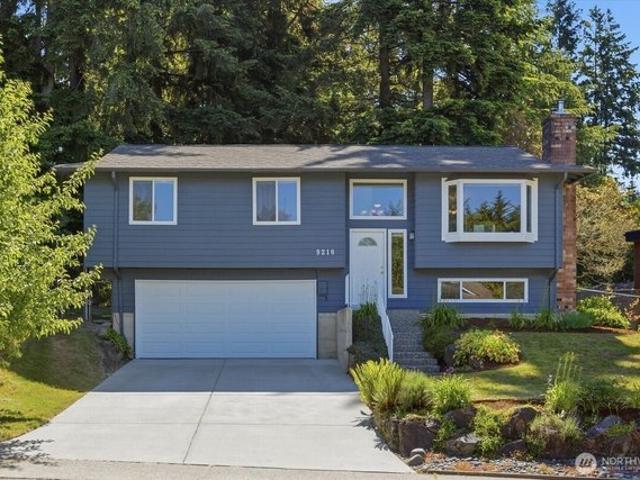 9216 th Pl NE, Redmond, WA 98052