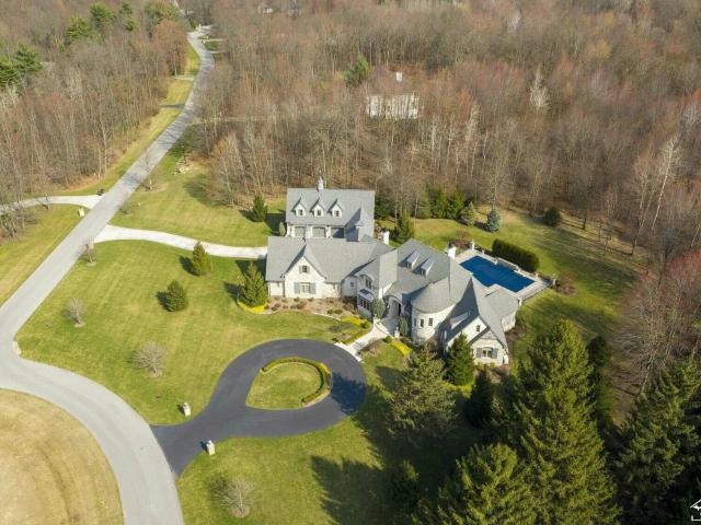 9216 Timberlake Dr, Lambertville, MI