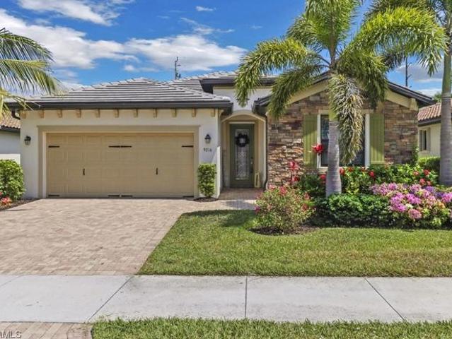 9216 Woodhurst Dr, Naples, FL 34120
