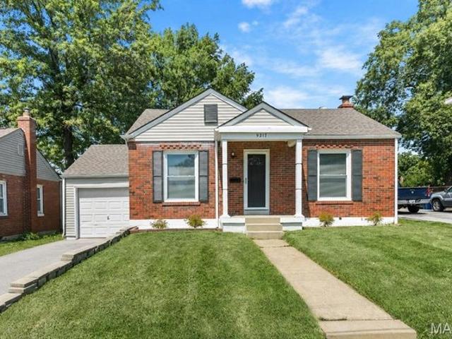9217 Seneca Ln, Overland, MO 63114