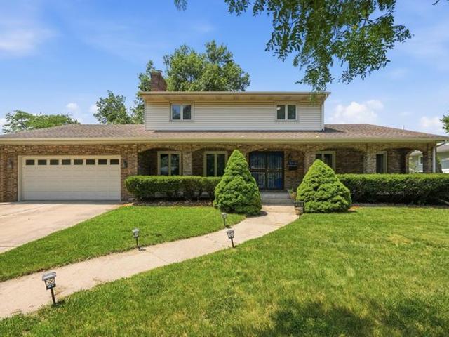 9218 Greenwood Ave, Munster, IN 46321