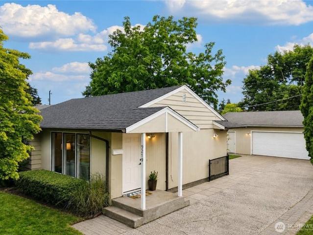 9219 30th Ave SW, Seattle, WA 98126