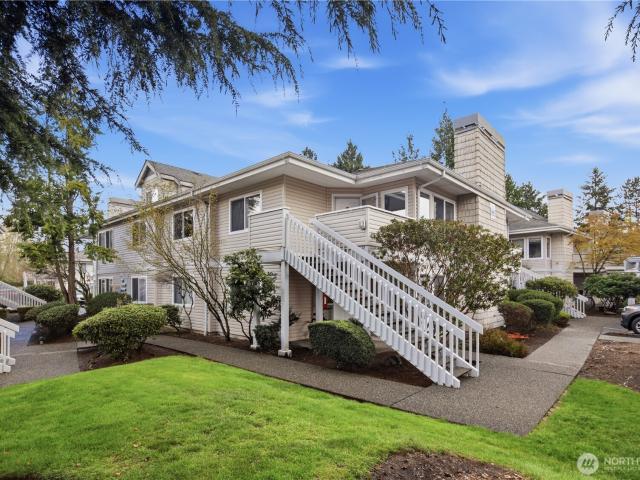 9210 Market Pl, Unit D201, Lake Stevens, WA 98258 | MLS #2507 | Compass