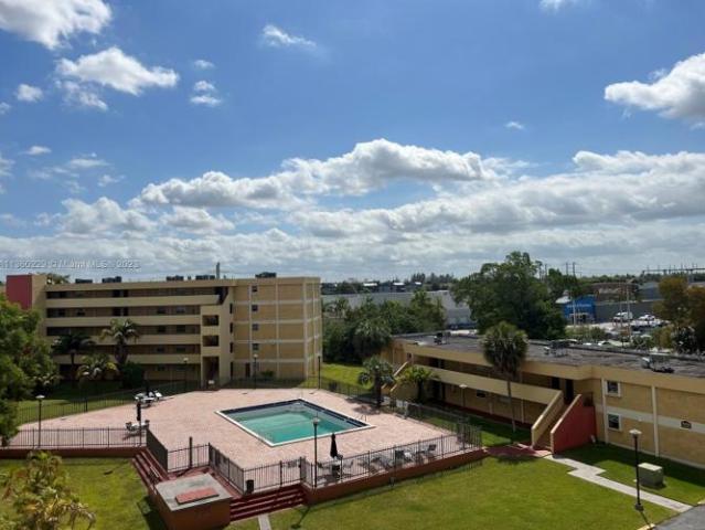 9210 Fontainebleau Blvd #501, Miami, FL 33172