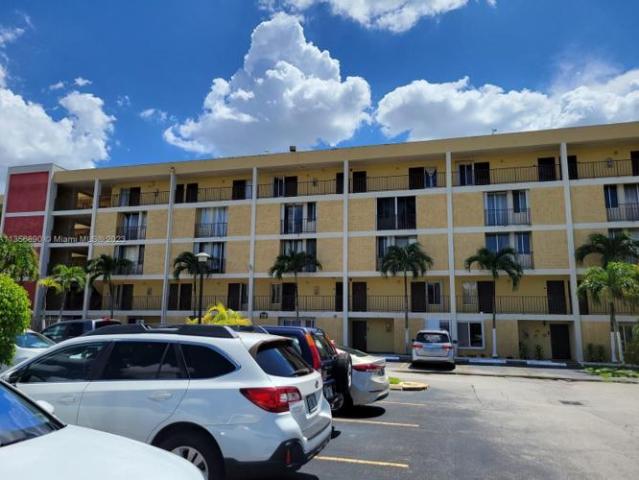 9210 Fontainebleau Blvd #505, Miami, FL 33172