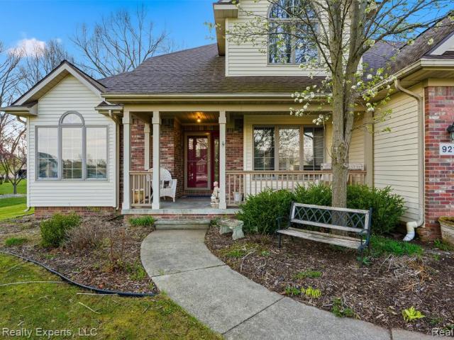 9211 Meadow Ridge Lane
