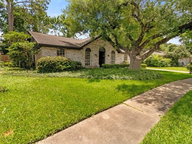 9211 Meaux Dr, Houston, TX 77031