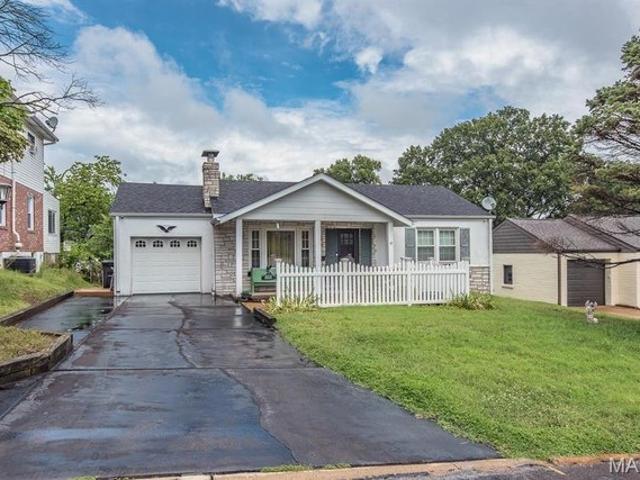 9211 Alpine Dr, Affton, MO 63123