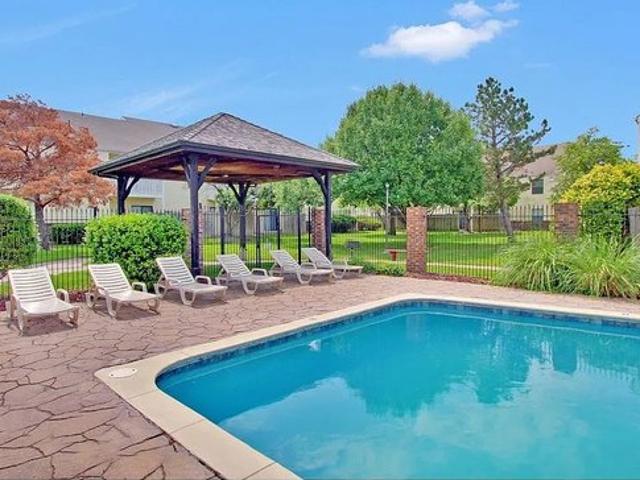 9211 E Harry St, Wichita, KS 67207